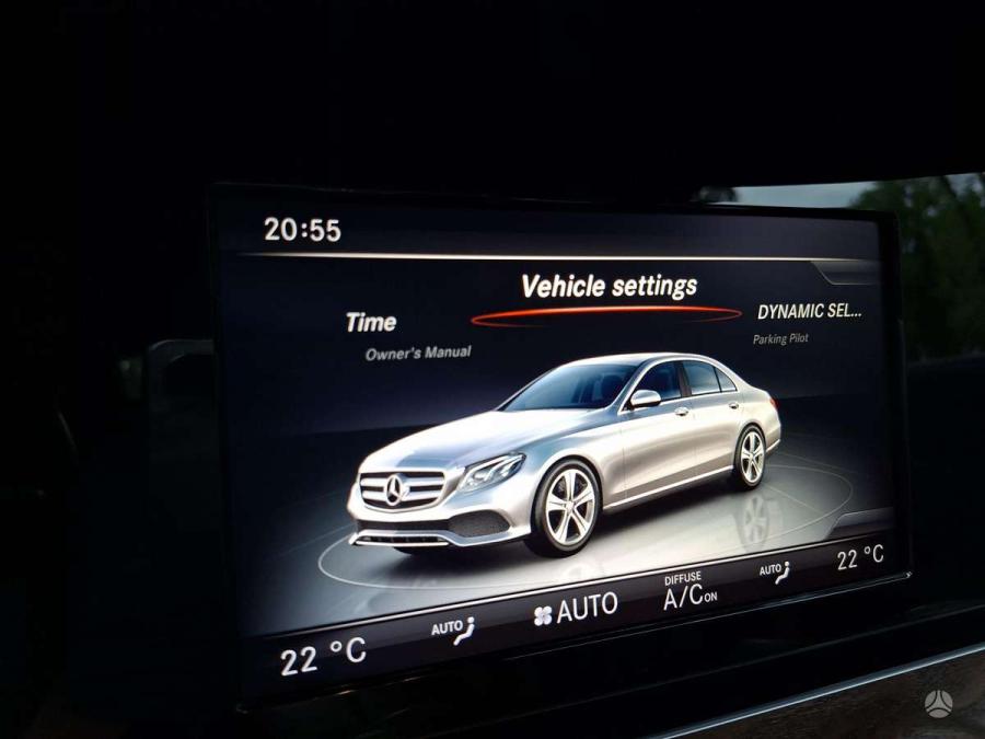 White Mercedes-Benz E 220 2017 in Vilnius, with an engine capacity of 1.95 L and mileage of 397 thousand km for 13850 €, photo 20 on AUTOMOTO.COM.LV