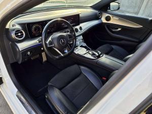 Белый Мерседес E 220 2017 в Мажейкяй, объемом двигателя 1.95 л и пробегом 113 тыс. км за 15900 €, фото 8 на AUTOMOTO.COM.LV