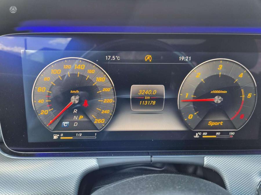 Белый Мерседес E 220 2017 в Мажейкяй, объемом двигателя 1.95 л и пробегом 113 тыс. км за 15900 €, фото 14 на AUTOMOTO.COM.LV