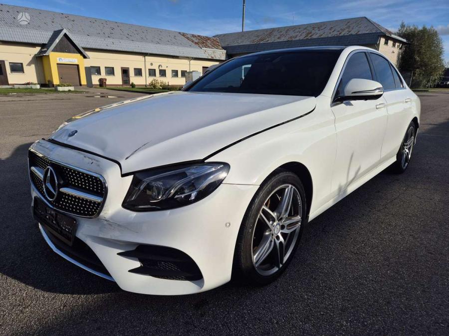 White Mercedes-Benz E 220 2017 in Mazeikiai, with an engine capacity of 1.95 L and mileage of 113 thousand km for 14900 €, photo 1 on AUTOMOTO.COM.LV