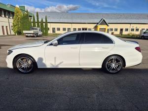 White Mercedes-Benz E 220 2017 in Mazeikiai, with an engine capacity of 1.95 L and mileage of 113 thousand km for 14900 €, photo 3 on AUTOMOTO.COM.LV