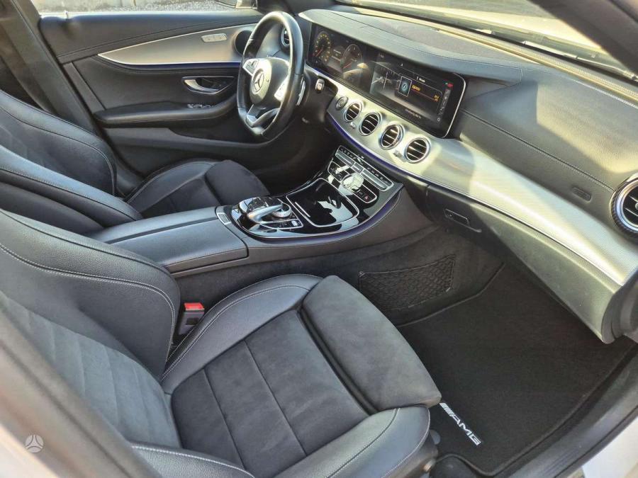 White Mercedes-Benz E 220 2017 in Mazeikiai, with an engine capacity of 1.95 L and mileage of 113 thousand km for 14900 €, photo 9 on AUTOMOTO.COM.LV