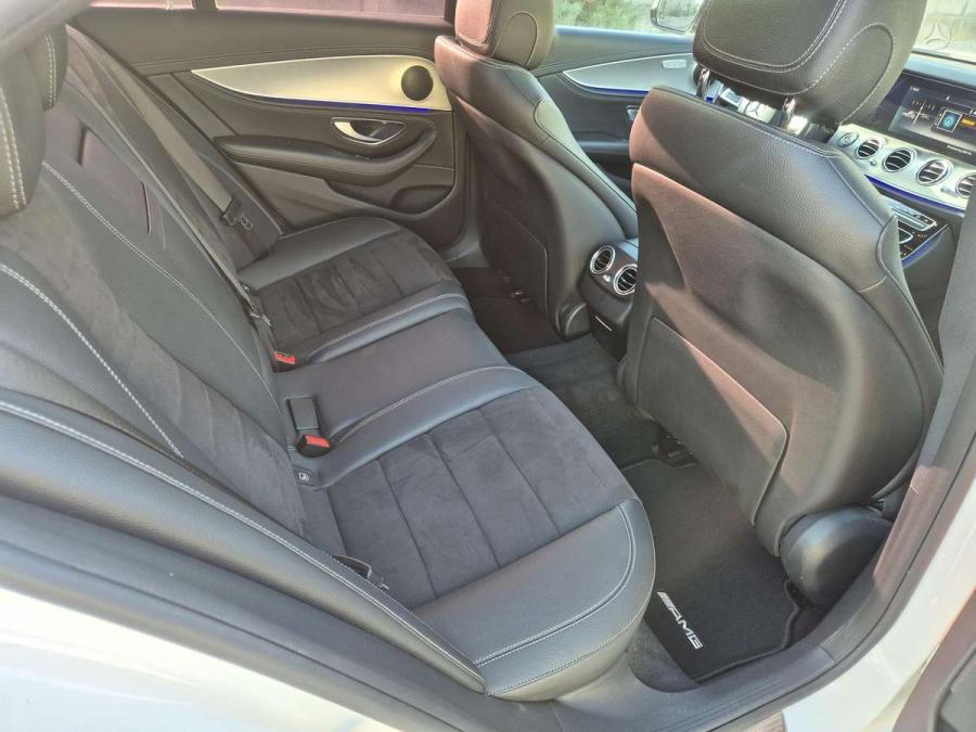 White Mercedes-Benz E 220 2017 in Mazeikiai, with an engine capacity of 1.95 L and mileage of 113 thousand km for 14900 €, photo 12 on AUTOMOTO.COM.LV