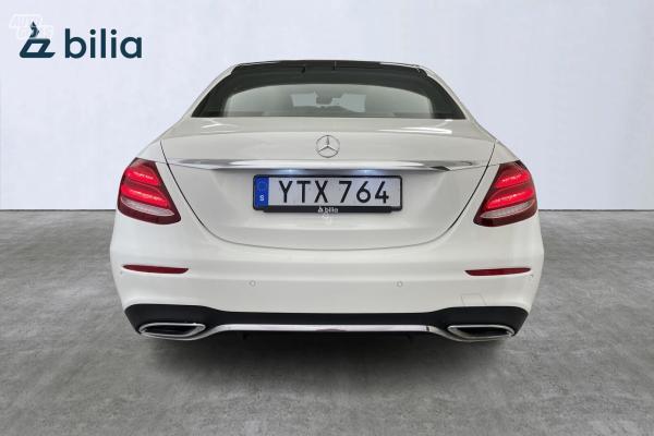 White Mercedes-Benz E 220 2018 in Kaunas, with an engine capacity of 0.00 L and mileage of 97 thousand km for 34260 €, photo 6 on AUTOMOTO.COM.LV