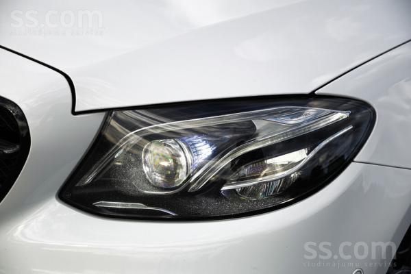 White Mercedes-Benz E 220 2019 in Jelgava, with an engine capacity of 2.20 L and mileage of 267 thousand km for 25500 €, photo 8 on AUTOMOTO.COM.LV