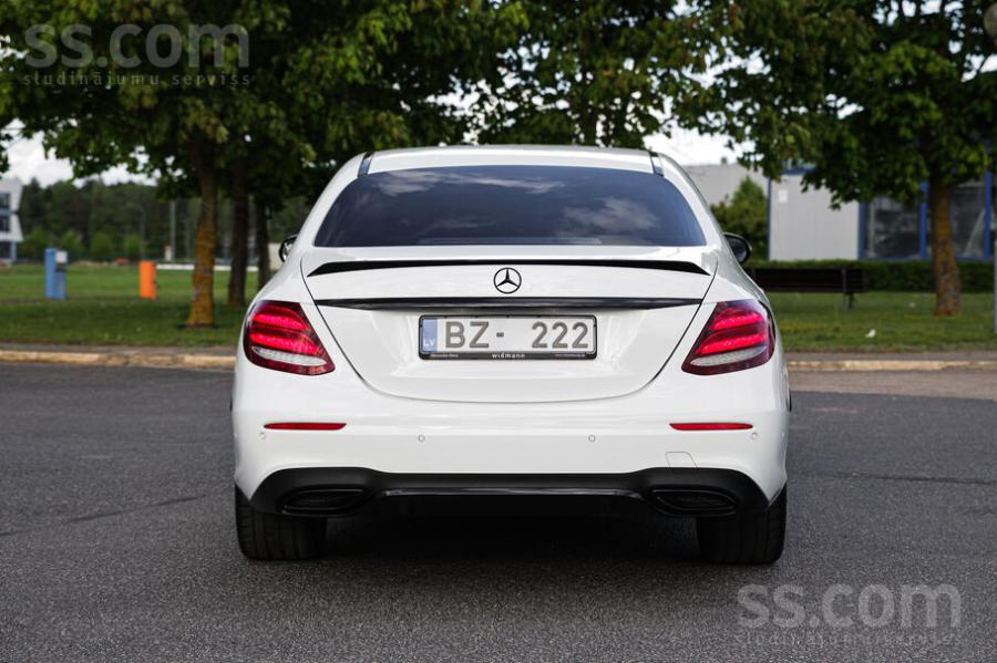 Белый Мерседес E 220 2019 в Елгава, объемом двигателя 2.20 л и пробегом 267 тыс. км за 25500 €, фото 12 на AUTOMOTO.COM.LV