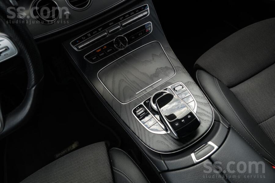 Белый Мерседес E 220 2019 в Елгава, объемом двигателя 2.20 л и пробегом 267 тыс. км за 25500 €, фото 17 на AUTOMOTO.COM.LV