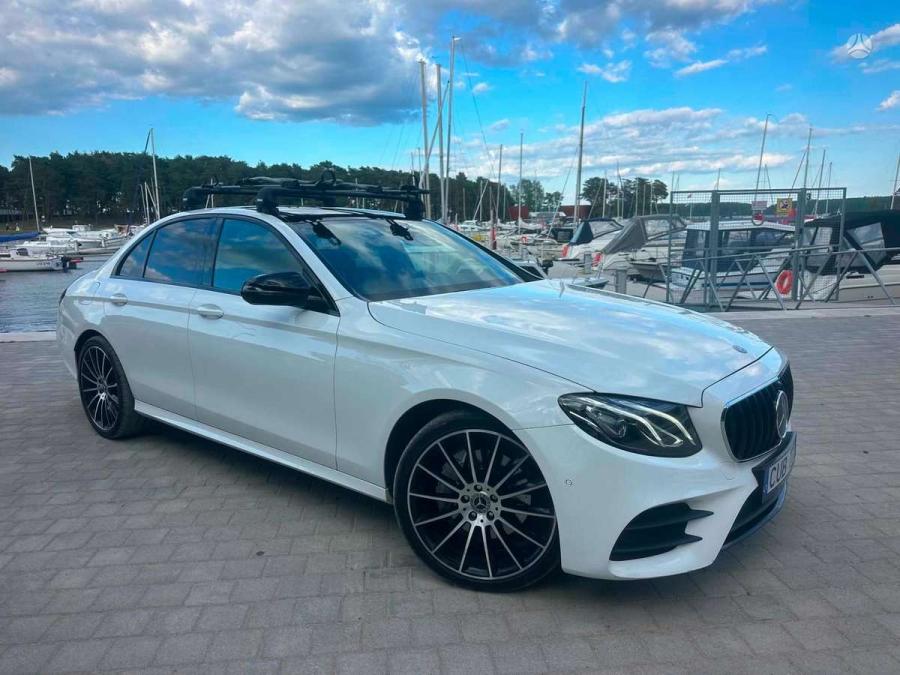 Белый Мерседес E 220 2019 в Каунас, объемом двигателя 1.95 л и пробегом 232 тыс. км за 22400 €, фото 4 на AUTOMOTO.COM.LV