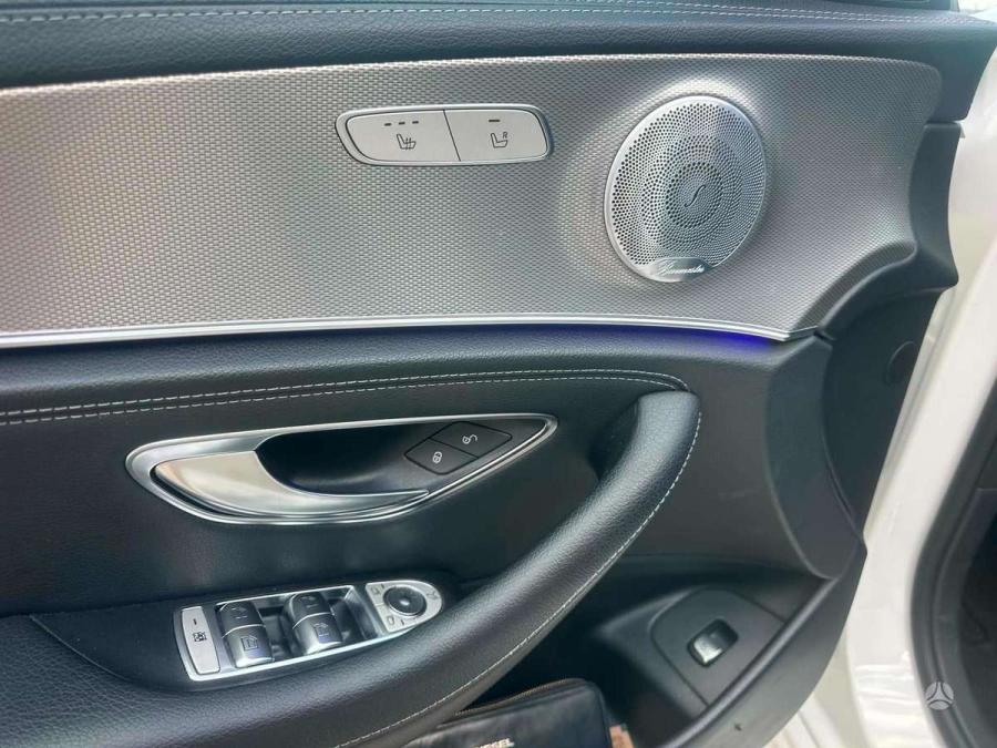 Белый Мерседес E 220 2019 в Каунас, объемом двигателя 1.95 л и пробегом 232 тыс. км за 22400 €, фото 19 на AUTOMOTO.COM.LV