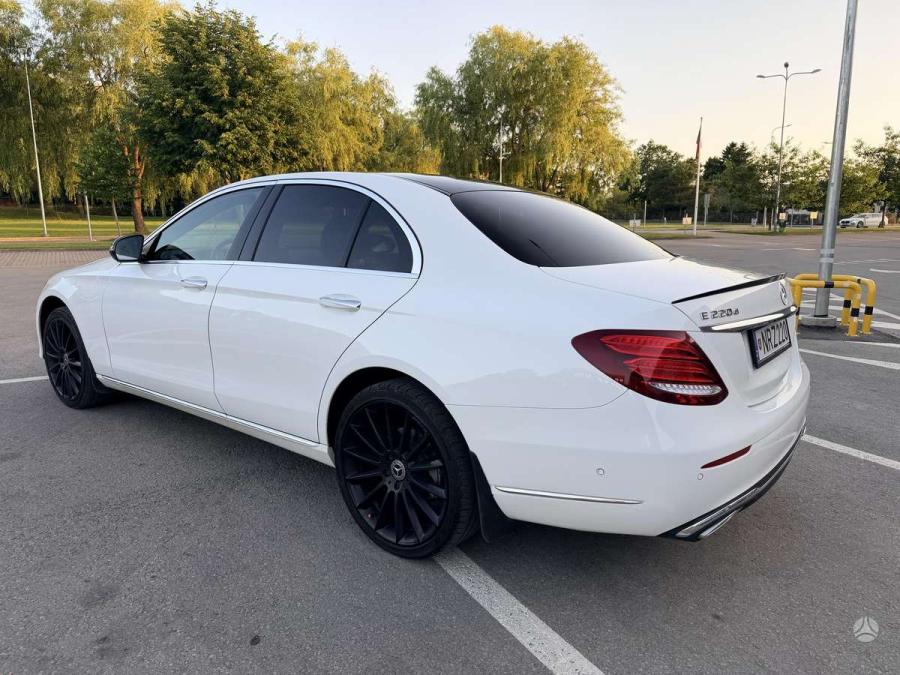 White Mercedes-Benz E 220 2020 in Silale, with an engine capacity of 1.95 L and mileage of 290 thousand km for 20800 €, photo 1 on AUTOMOTO.COM.LV