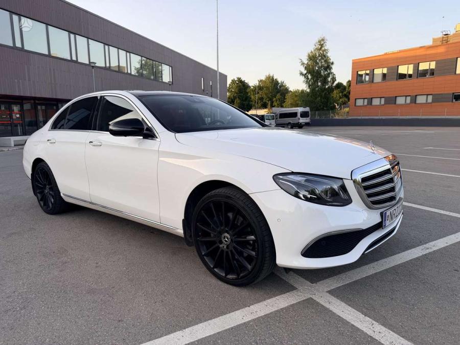White Mercedes-Benz E 220 2020 in Silale, with an engine capacity of 1.95 L and mileage of 290 thousand km for 20800 €, photo 8 on AUTOMOTO.COM.LV
