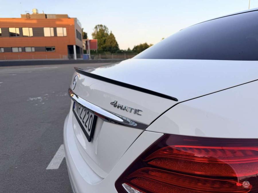 White Mercedes-Benz E 220 2020 in Silale, with an engine capacity of 1.95 L and mileage of 290 thousand km for 20800 €, photo 11 on AUTOMOTO.COM.LV