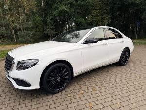 Balts Mercedes-Benz E 220 2020 Šilalė, ar dzinēja tilpumu 1.95 L un nobraukumu 297 tūkst. km par 19200 €, foto 3 vietnē AUTOMOTO.COM.LV