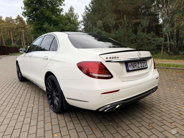 White Mercedes-Benz E 220 2020 in Silale, with an engine capacity of 1.95 L and mileage of 297 thousand km for 19200 €, photo 5 on AUTOMOTO.COM.LV