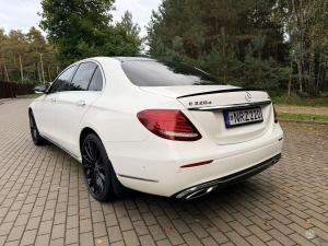 Balts Mercedes-Benz E 220 2020 Šilalė, ar dzinēja tilpumu 1.95 L un nobraukumu 297 tūkst. km par 19200 €, foto 5 vietnē AUTOMOTO.COM.LV