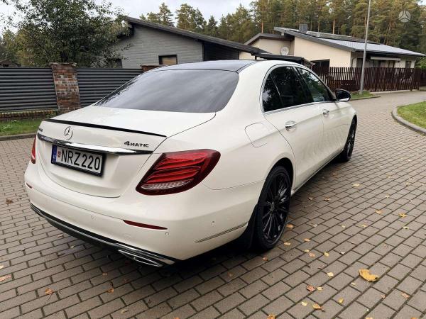 White Mercedes-Benz E 220 2020 in Silale, with an engine capacity of 1.95 L and mileage of 297 thousand km for 19200 €, photo 7 on AUTOMOTO.COM.LV