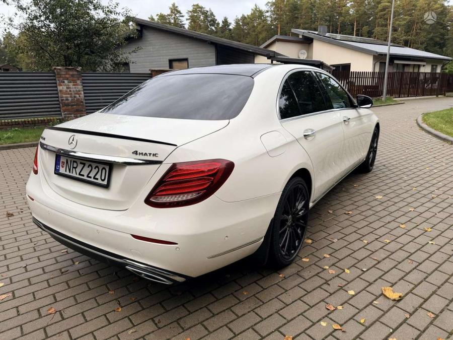 Balts Mercedes-Benz E 220 2020 Šilalė, ar dzinēja tilpumu 1.95 L un nobraukumu 297 tūkst. km par 19200 €, foto 7 vietnē AUTOMOTO.COM.LV