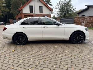 Balts Mercedes-Benz E 220 2020 Šilalė, ar dzinēja tilpumu 1.95 L un nobraukumu 297 tūkst. km par 19200 €, foto 8 vietnē AUTOMOTO.COM.LV