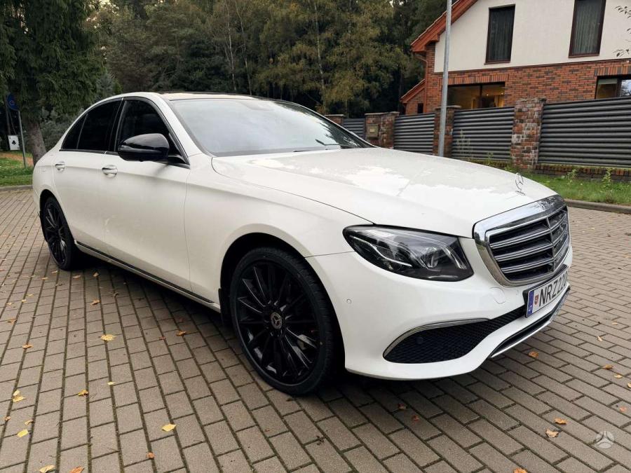 Balts Mercedes-Benz E 220 2020 Šilalė, ar dzinēja tilpumu 1.95 L un nobraukumu 297 tūkst. km par 19200 €, foto 9 vietnē AUTOMOTO.COM.LV