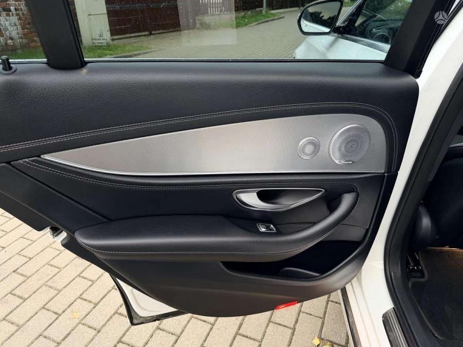 Balts Mercedes-Benz E 220 2020 Šilalė, ar dzinēja tilpumu 1.95 L un nobraukumu 297 tūkst. km par 19200 €, foto 13 vietnē AUTOMOTO.COM.LV
