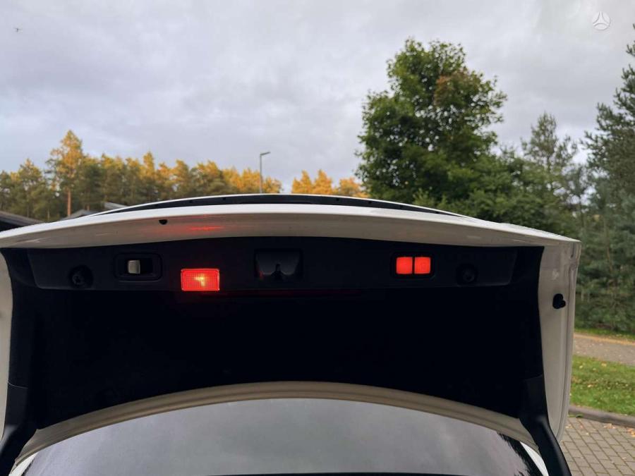 Balts Mercedes-Benz E 220 2020 Šilalė, ar dzinēja tilpumu 1.95 L un nobraukumu 297 tūkst. km par 19200 €, foto 15 vietnē AUTOMOTO.COM.LV