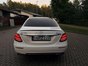 Balts Mercedes-Benz E 220 2020 Šilalė, ar dzinēja tilpumu 1.95 L un nobraukumu 297 tūkst. km par 19200 €, foto 30 vietnē AUTOMOTO.COM.LV