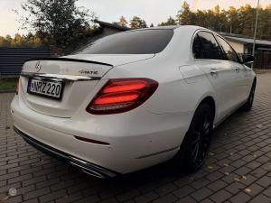 Balts Mercedes-Benz E 220 2020 Šilalė, ar dzinēja tilpumu 1.95 L un nobraukumu 297 tūkst. km par 19200 €, foto 32 vietnē AUTOMOTO.COM.LV