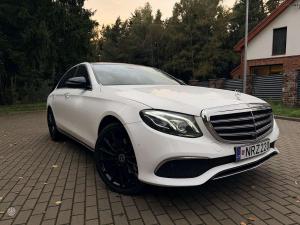 Balts Mercedes-Benz E 220 2020 Šilalė, ar dzinēja tilpumu 1.95 L un nobraukumu 297 tūkst. km par 19200 €, foto 36 vietnē AUTOMOTO.COM.LV