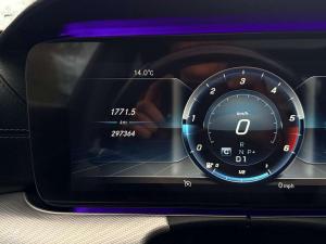 Balts Mercedes-Benz E 220 2020 Šilalė, ar dzinēja tilpumu 1.95 L un nobraukumu 297 tūkst. km par 19200 €, foto 39 vietnē AUTOMOTO.COM.LV