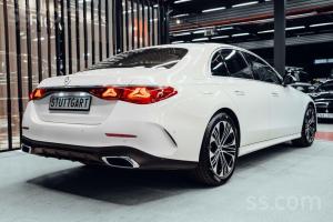 Белый Мерседес E 220 2024 в Рига, объемом двигателя 2.00 л и пробегом 17 тыс. км за 52900 €, фото 7 на AUTOMOTO.COM.LV