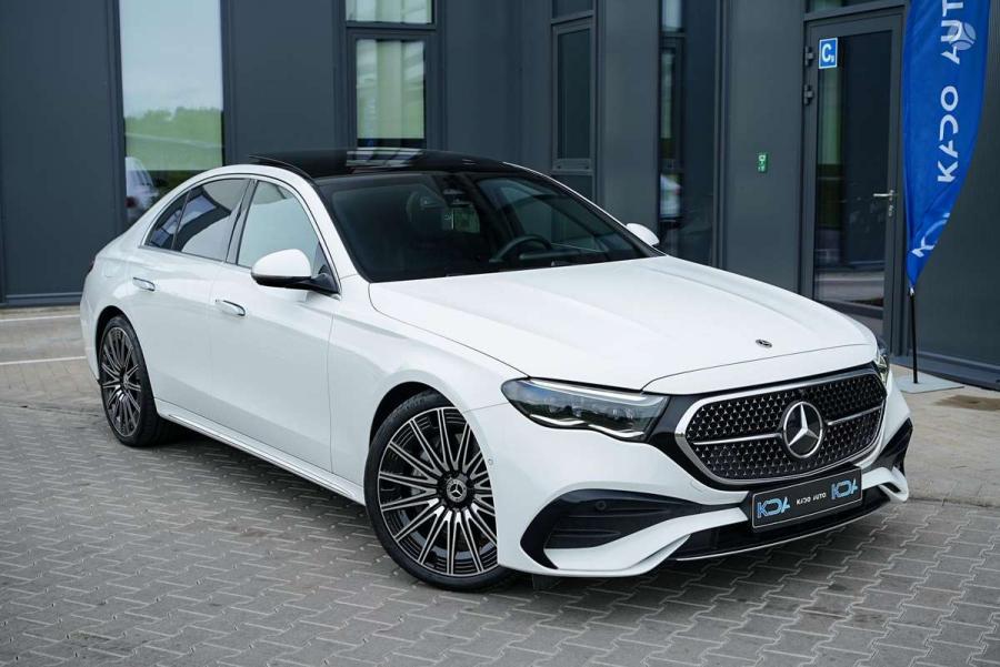 White Mercedes-Benz E 220 2024 in Kaunas, with an engine capacity of 1.99 L and mileage of 37 thousand km for 59950 €, photo 3 on AUTOMOTO.COM.LV