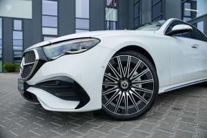 White Mercedes-Benz E 220 2024 in Kaunas, with an engine capacity of 1.99 L and mileage of 37 thousand km for 59950 €, photo 7 on AUTOMOTO.COM.LV