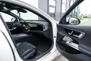 White Mercedes-Benz E 220 2024 in Kaunas, with an engine capacity of 1.99 L and mileage of 37 thousand km for 59950 €, photo 36 on AUTOMOTO.COM.LV