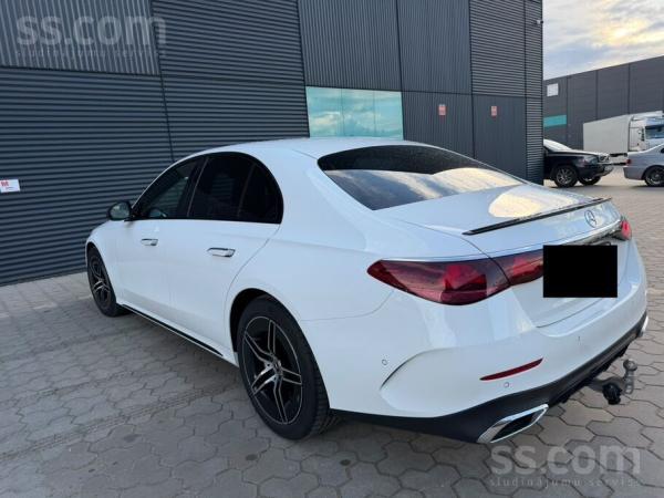 Белый Мерседес E 220 2025 в Рига, объемом двигателя 2.00 л и пробегом 31 тыс. км за 52600 €, фото 5 на AUTOMOTO.COM.LV