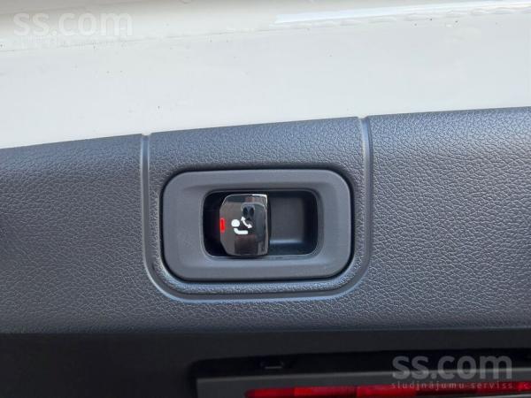Белый Мерседес E 220 2025 в Рига, объемом двигателя 2.00 л и пробегом 31 тыс. км за 52600 €, фото 10 на AUTOMOTO.COM.LV