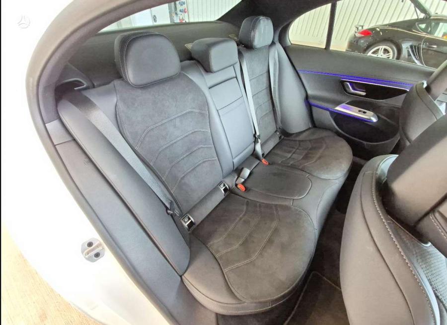 Balts Mercedes-Benz E 220 2025 Klaipėda, ar dzinēja tilpumu 1.99 L un nobraukumu 27 tūkst. km par 24200 €, foto 7 vietnē AUTOMOTO.COM.LV