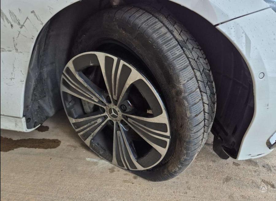 Balts Mercedes-Benz E 220 2025 Klaipėda, ar dzinēja tilpumu 1.99 L un nobraukumu 27 tūkst. km par 24200 €, foto 15 vietnē AUTOMOTO.COM.LV