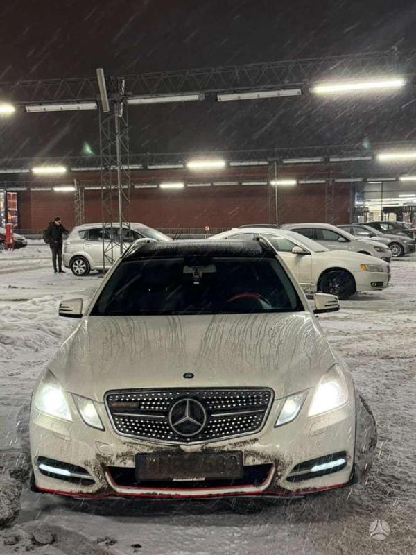 Balts Mercedes-Benz E 220 2010 Kauņa, ar dzinēja tilpumu 2.14 L un nobraukumu 269 tūkst. km par 6750 €, foto 1 vietnē AUTOMOTO.COM.LV