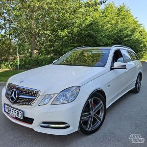 Белый Мерседес E 220 2010 в Каунас, объемом двигателя 2.10 л и пробегом 375 тыс. км за 4900 €, фото  на AUTOMOTO.COM.LV