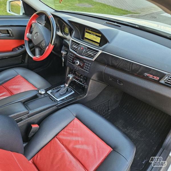Белый Мерседес E 220 2010 в Каунас, объемом двигателя 2.10 л и пробегом 375 тыс. км за 4900 €, фото 10 на AUTOMOTO.COM.LV
