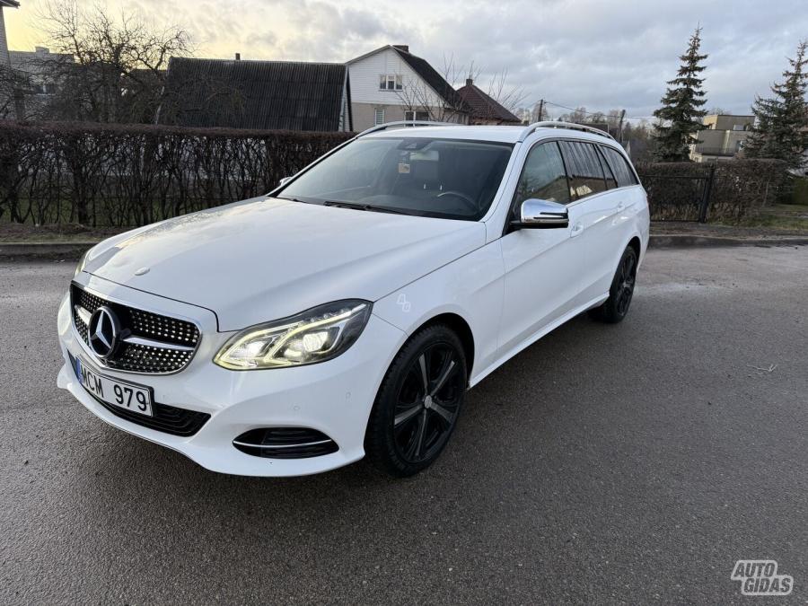 Белый Мерседес E 220 2013 в Плунге, объемом двигателя 2.10 л и пробегом 320 тыс. км за 7350 €, фото 1 на AUTOMOTO.COM.LV
