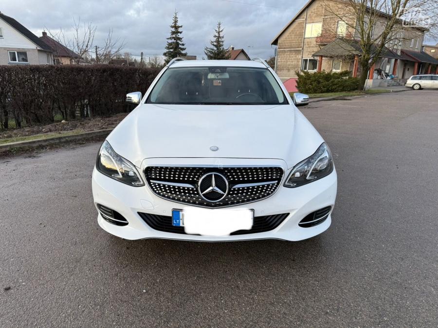 Белый Мерседес E 220 2013 в Плунге, объемом двигателя 2.10 л и пробегом 320 тыс. км за 7350 €, фото 6 на AUTOMOTO.COM.LV