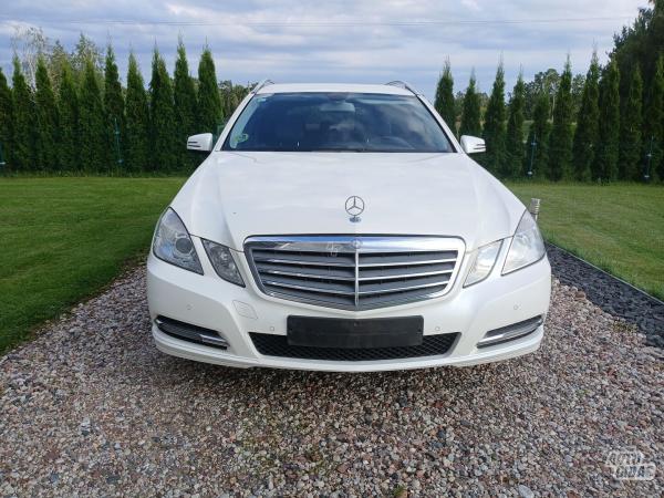 Белый Мерседес E 220 2013 в Алитус, объемом двигателя 2.20 л и пробегом 269 тыс. км за 5450 €, фото 9 на AUTOMOTO.COM.LV