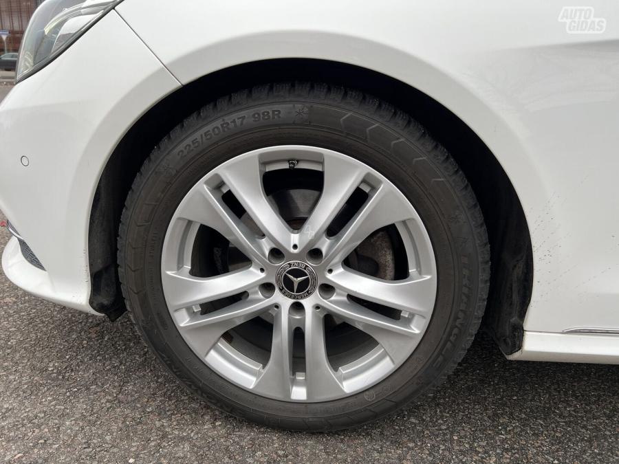 White Mercedes-Benz E 220 2014 in Klaipeda, with an engine capacity of 2.10 L and mileage of 222 thousand km for 10400 €, photo 11 on AUTOMOTO.COM.LV