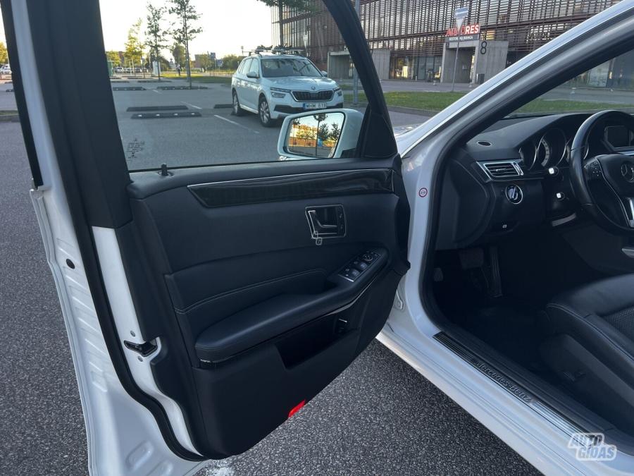 White Mercedes-Benz E 220 2014 in Klaipeda, with an engine capacity of 2.10 L and mileage of 222 thousand km for 10400 €, photo 18 on AUTOMOTO.COM.LV