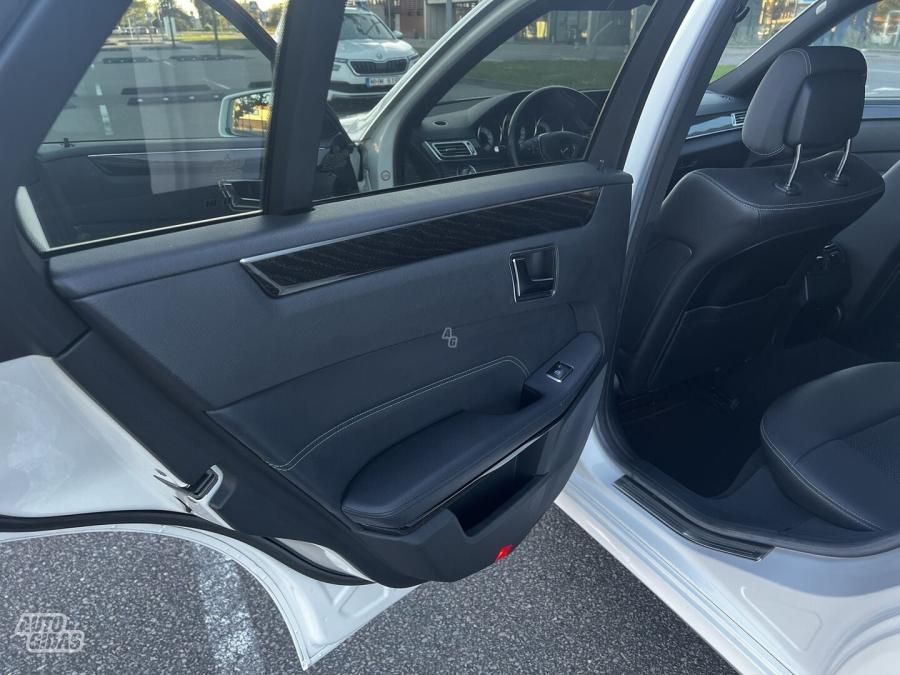 White Mercedes-Benz E 220 2014 in Klaipeda, with an engine capacity of 2.10 L and mileage of 222 thousand km for 10400 €, photo 19 on AUTOMOTO.COM.LV