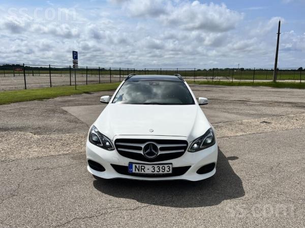 Balts Mercedes-Benz E 220 2014 Liepāja, ar dzinēja tilpumu 2.20 L un nobraukumu 306 tūkst. km par 7900 €, foto 1 vietnē AUTOMOTO.COM.LV