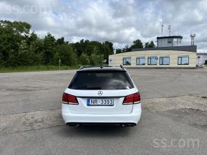 Белый Мерседес E 220 2014 в Лиепая, объемом двигателя 2.20 л и пробегом 306 тыс. км за 7900 €, фото 4 на AUTOMOTO.COM.LV