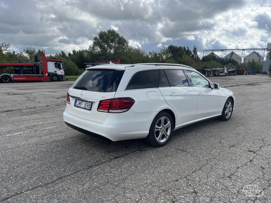 Balts Mercedes-Benz E 220 2014 Panevēža, ar dzinēja tilpumu 2.20 L un nobraukumu 515 tūkst. km par 5750 €, foto 5 vietnē AUTOMOTO.COM.LV