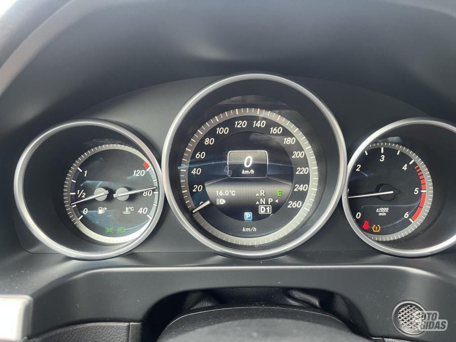 Balts Mercedes-Benz E 220 2014 Panevēža, ar dzinēja tilpumu 2.20 L un nobraukumu 515 tūkst. km par 5750 €, foto 8 vietnē AUTOMOTO.COM.LV